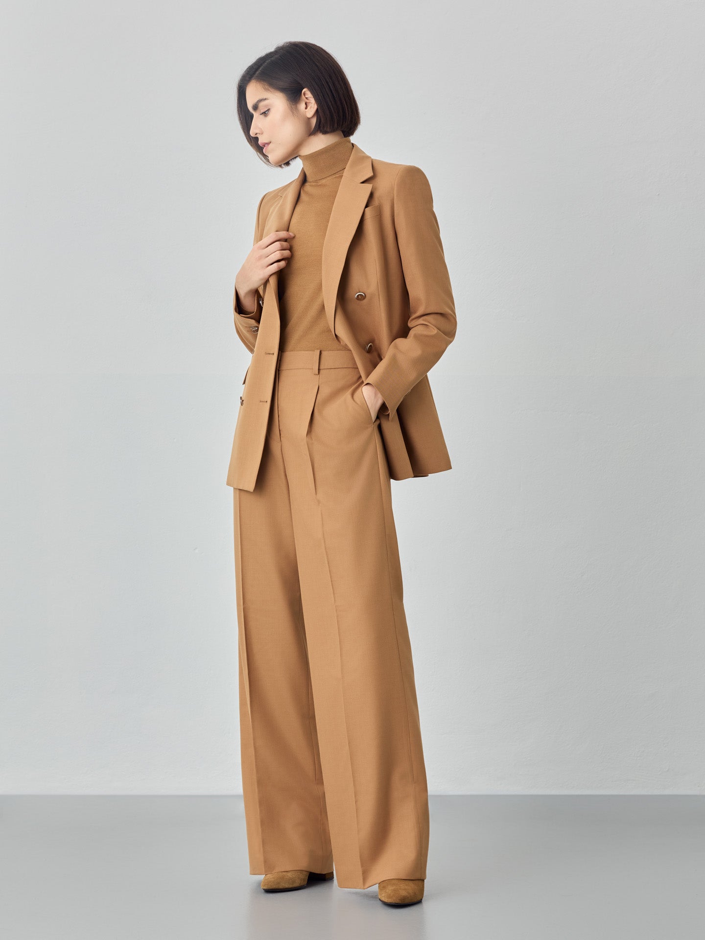 Fatos | Mulher | Sacoor Brothers