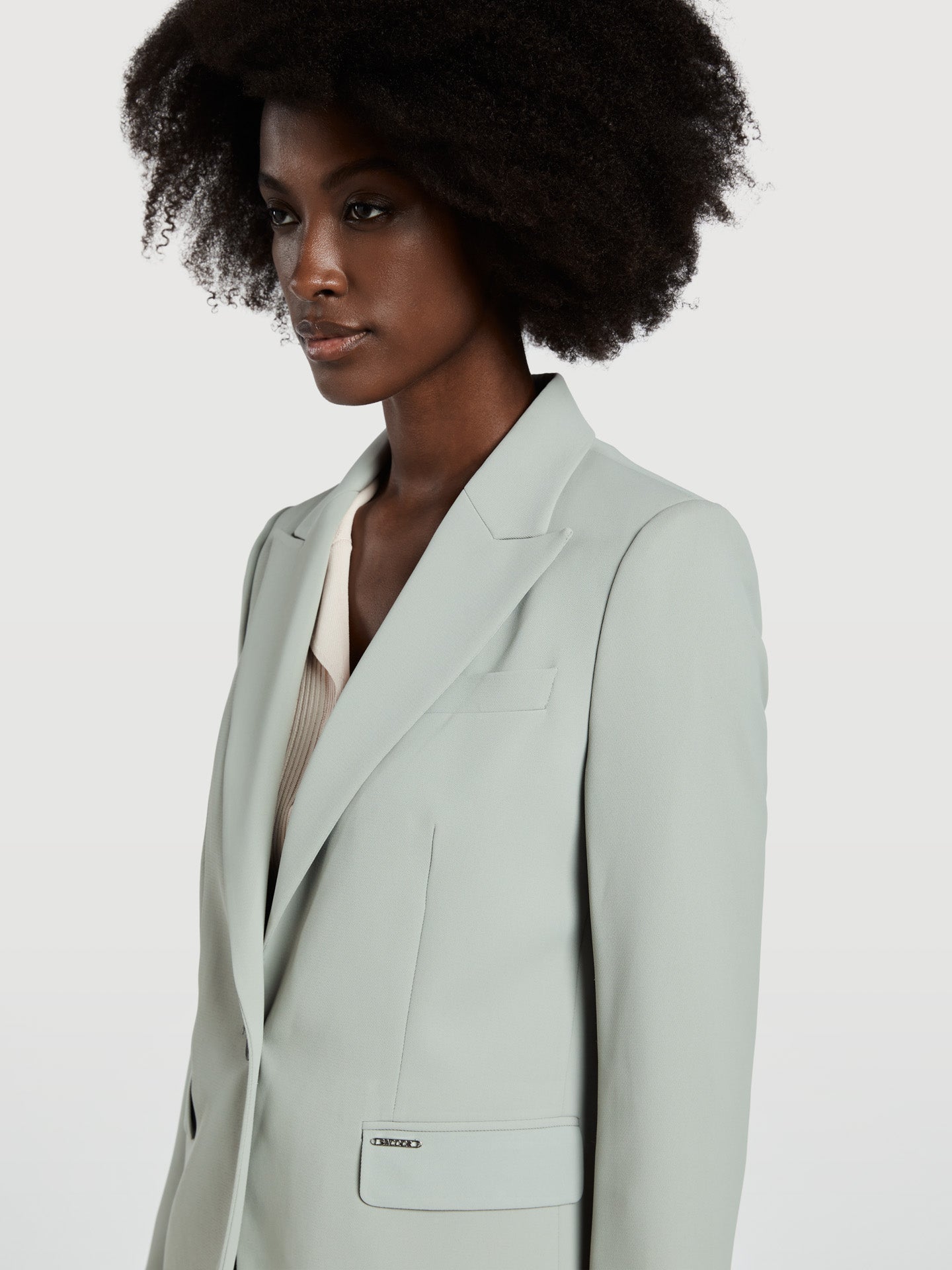 Fatos de Mulher em Promoção – Sacoor Brothers